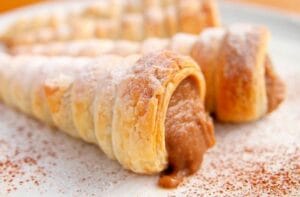Cómo hacer cachitos rellenos: Receta tradicional paso a paso - Cocina ...
